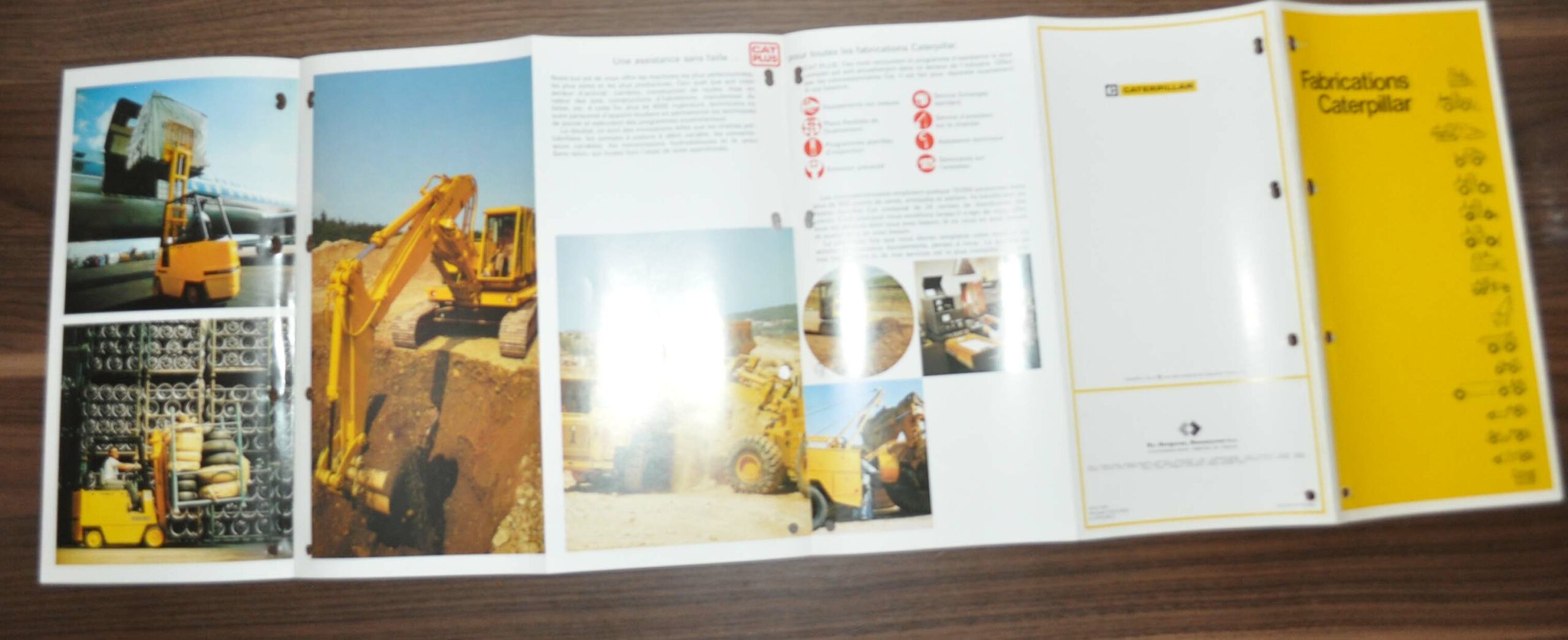 Caterpillar Fabrications Model Range Brochure Prospekt FR – AUTO BROCHURE