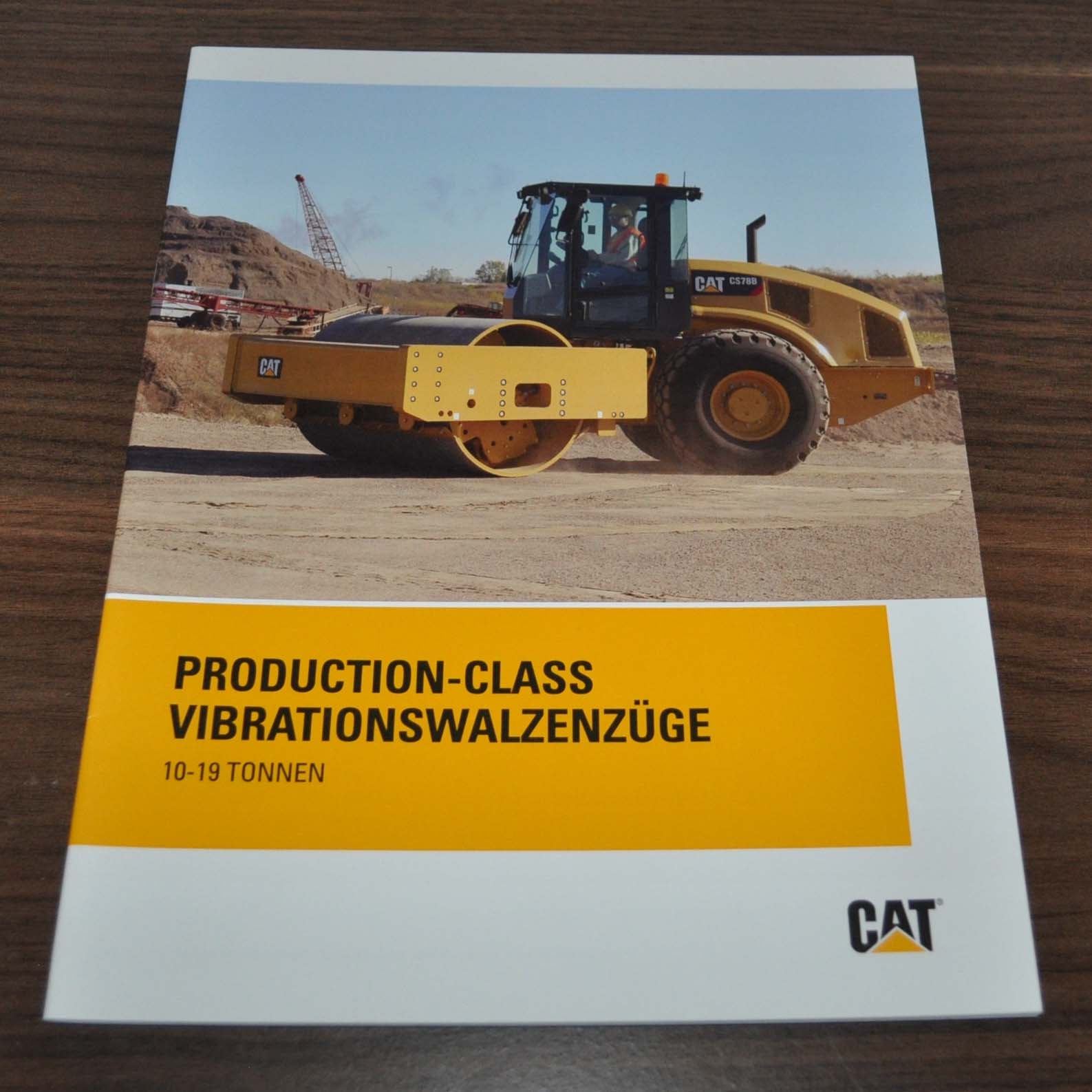 Caterpillar Production Class Walzenzug Vibratory Soil Compactor ...